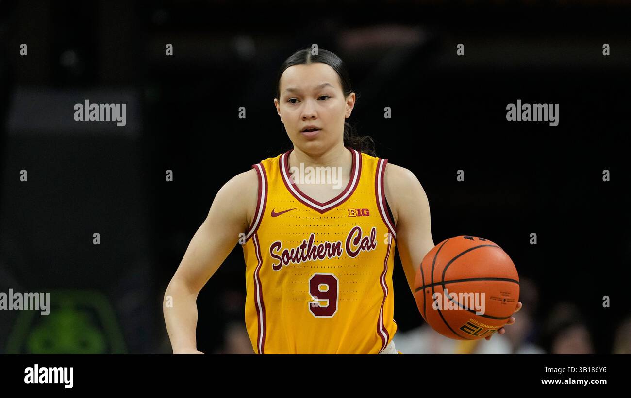 Southern California guard Kayleigh Heckel drives up court during the ...