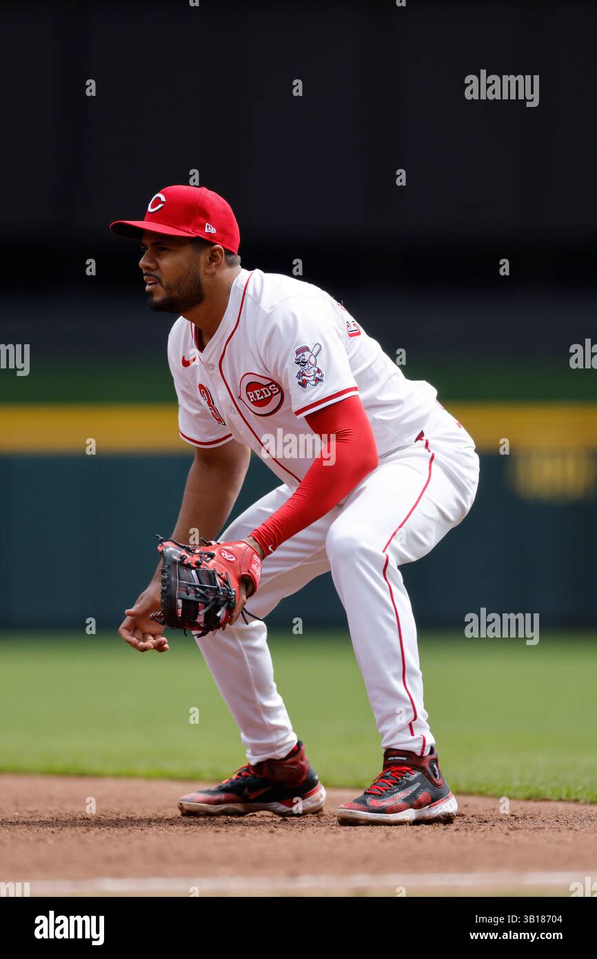 CINCINNATI, OH - APRIL 17: Cincinnati Reds first baseman Jeimer ...