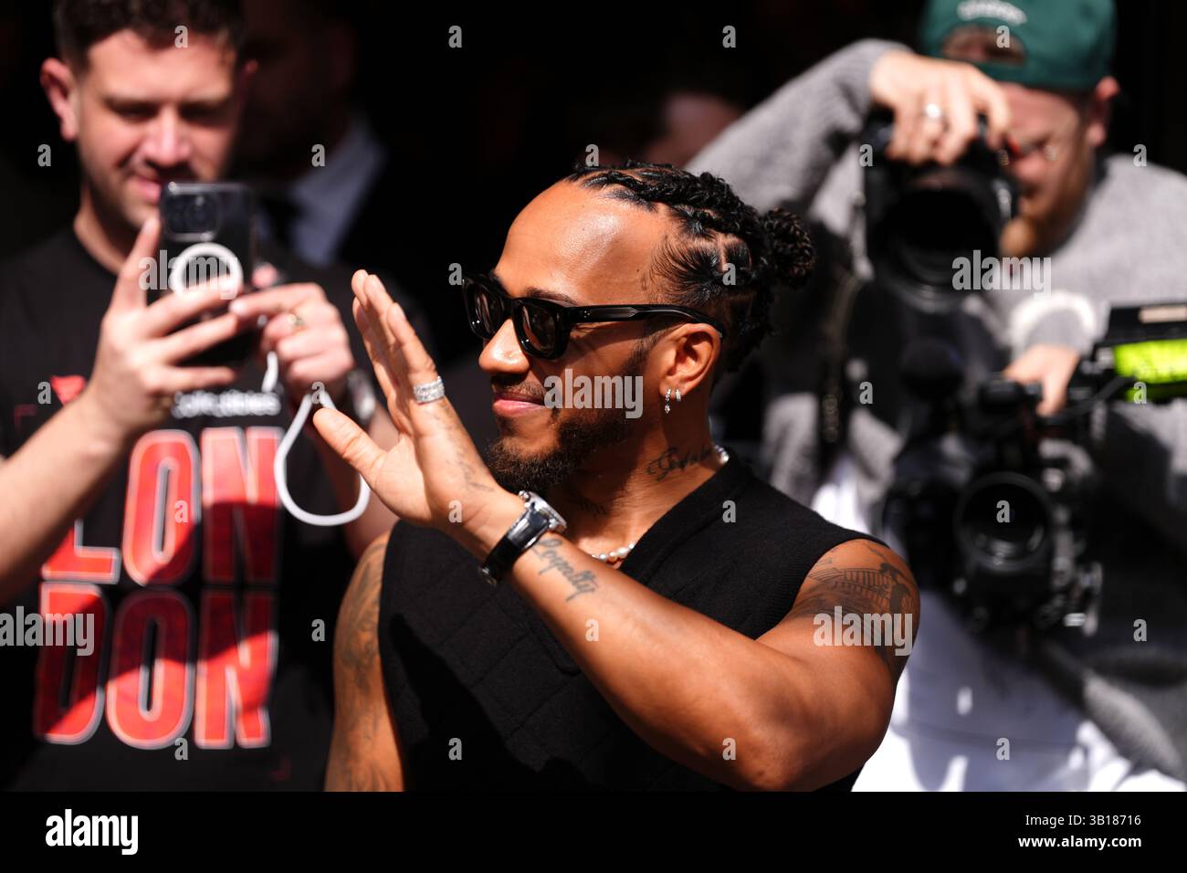 Lewis Hamilton officially opens the brand-new flagship Fanatics ...