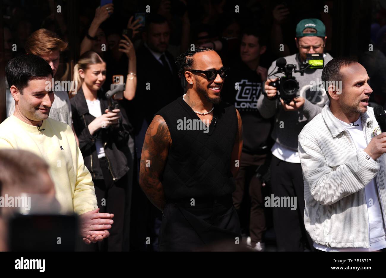 Lewis Hamilton officially opens the brand-new flagship Fanatics ...