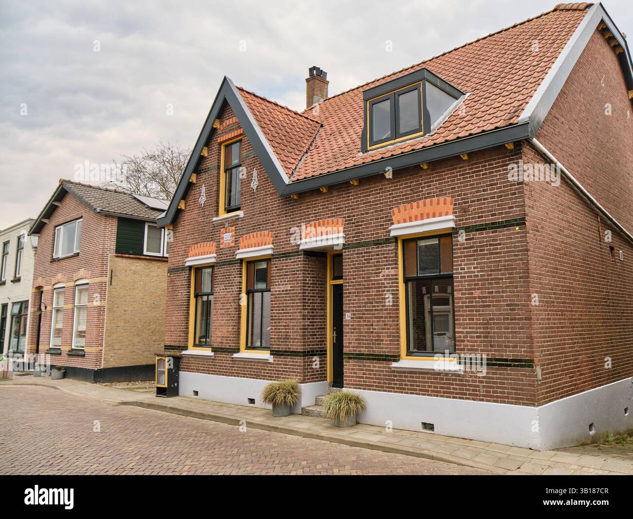 April 21, 2025 - Puttershoek-Netherlands: Traditional Dutch dike house ...