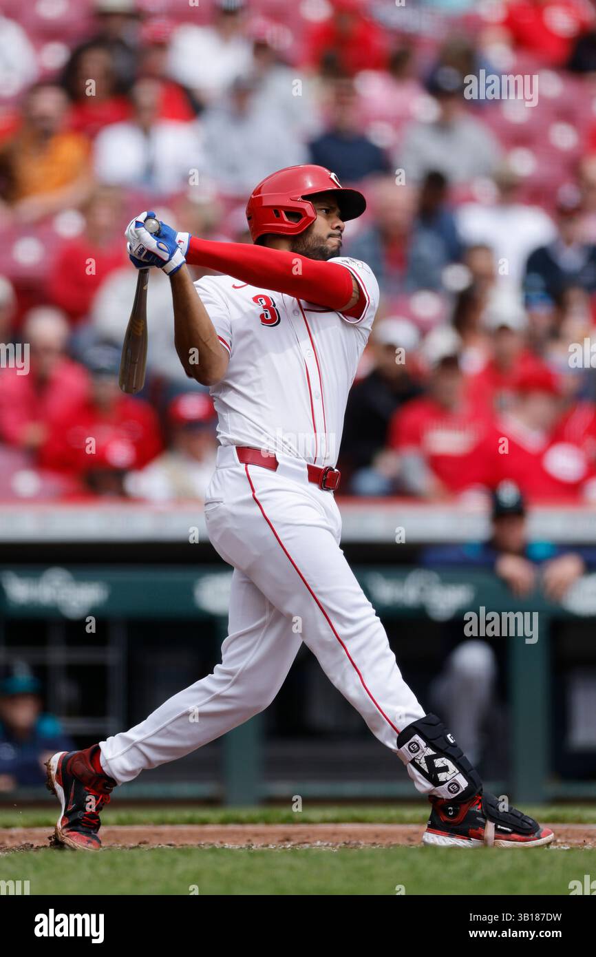 CINCINNATI, OH - APRIL 17: Cincinnati Reds first baseman Jeimer ...