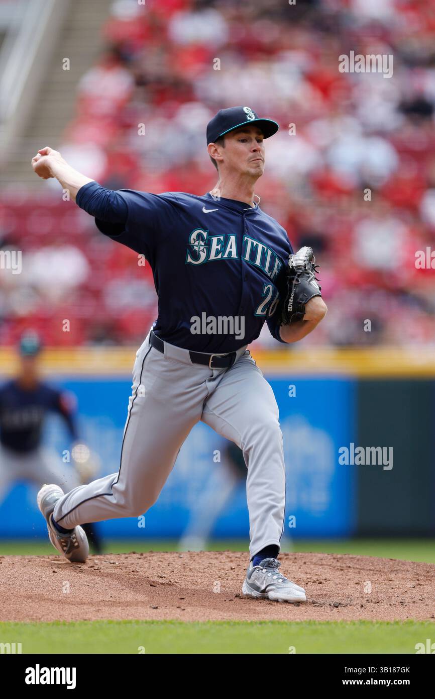 CINCINNATI, OH - APRIL 17: Seattle Mariners pitcher Emerson Hancock (26 ...