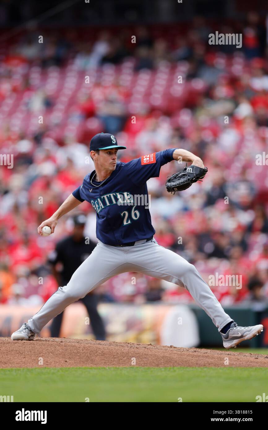 CINCINNATI, OH - APRIL 17: Seattle Mariners pitcher Emerson Hancock (26 ...