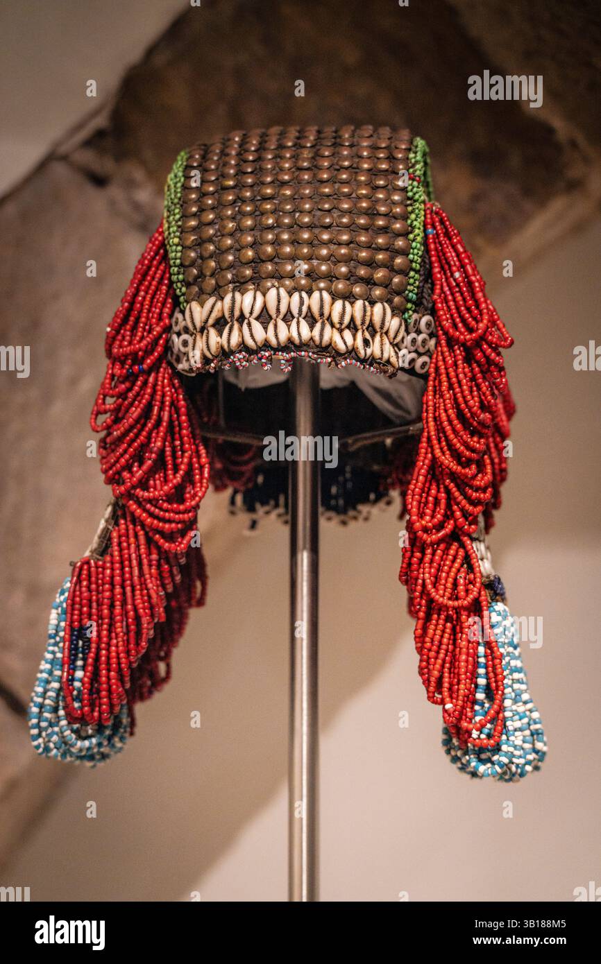 Fang helmet headdress, Nlo-o-ngo, Equatorial Guinea, 19th century ...