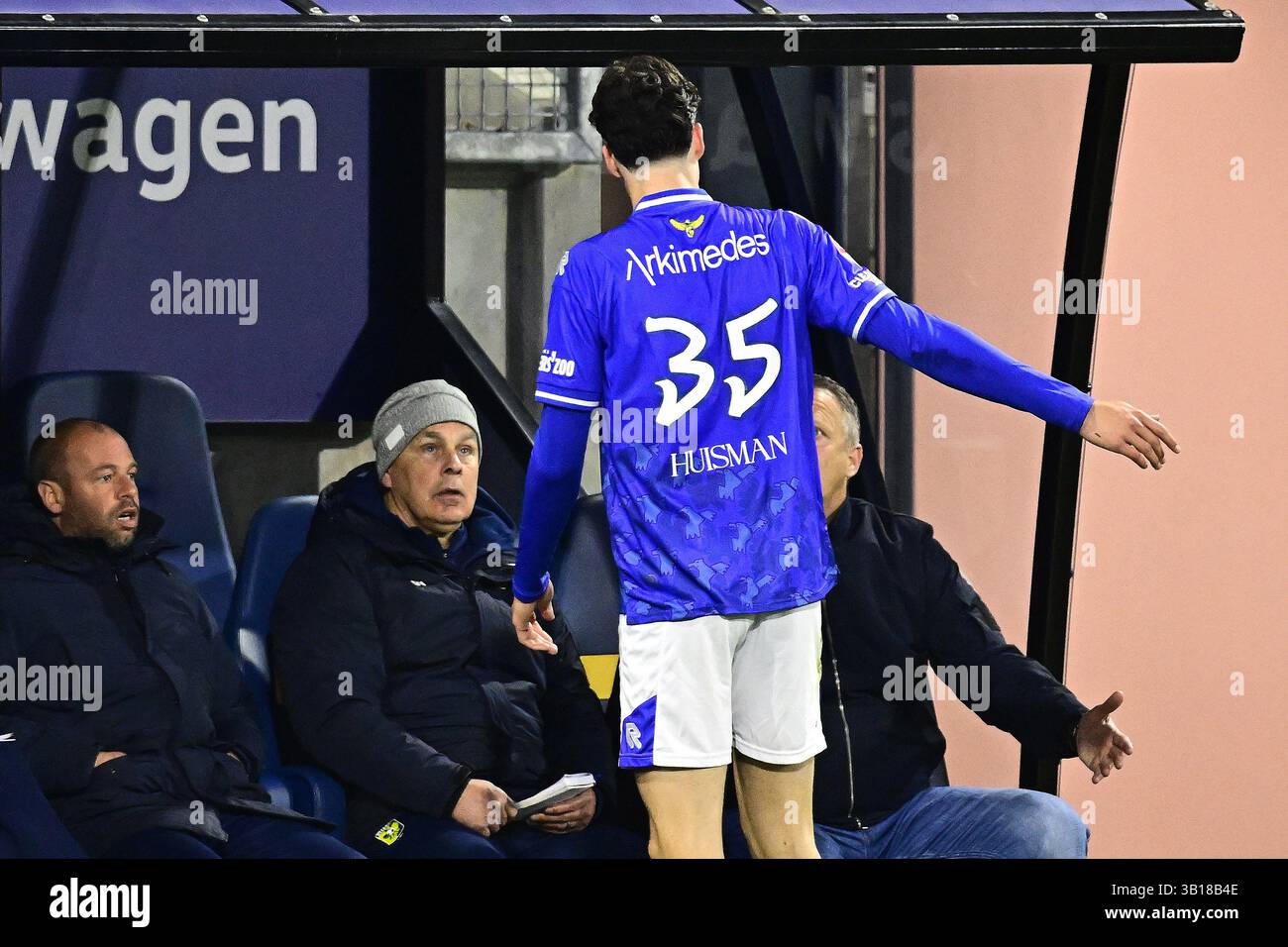 Leeuwarden, Nederland. 25th Apr, 2025. LEEUWARDEN, 25-04-2025, Cambuur ...