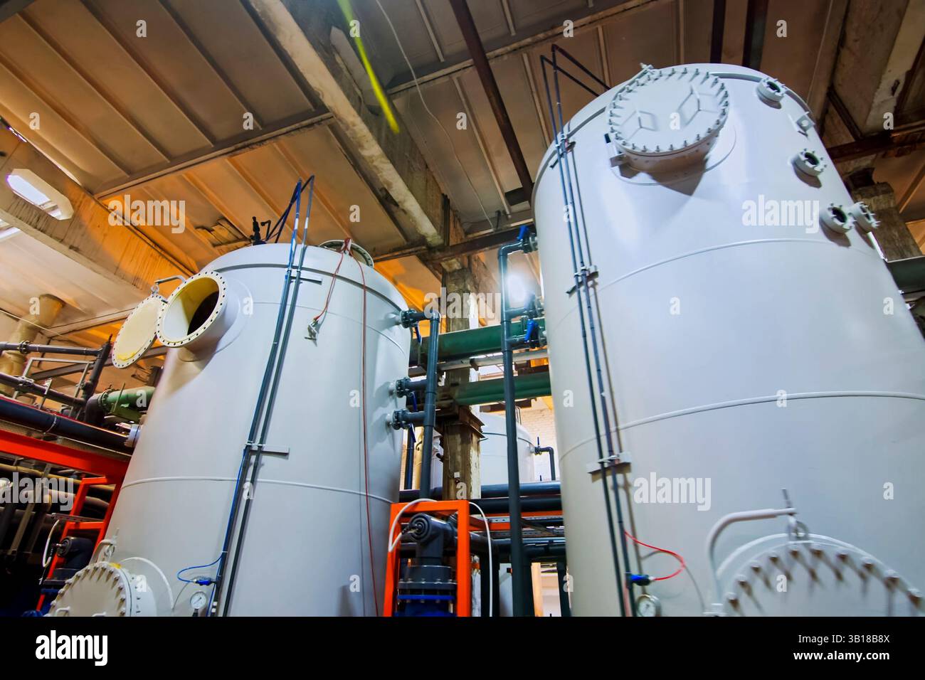 Pressure vessels in production. Pressure tanks Stock Photo - Alamy