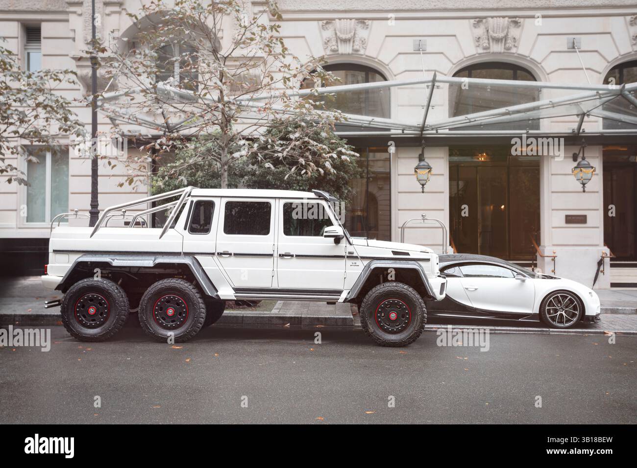 Mercedes g63 6x6 hi-res stock photography and images - Alamy