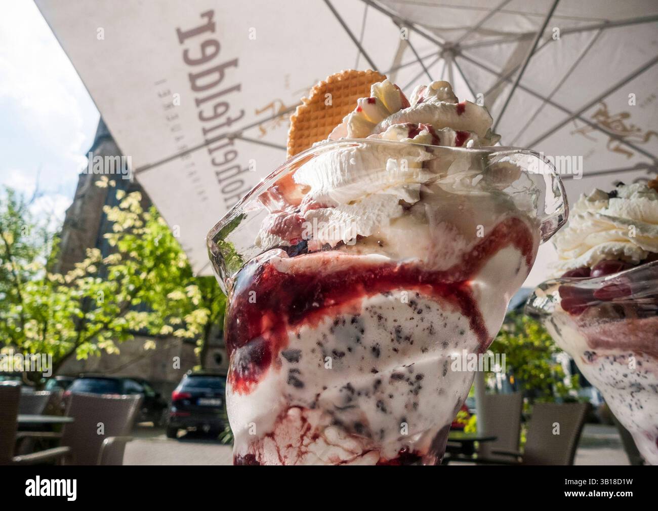 Eisessen mit Rüdiger 20250425ad034 Amareno Eisbecher Eisdiele Eiscafe ...