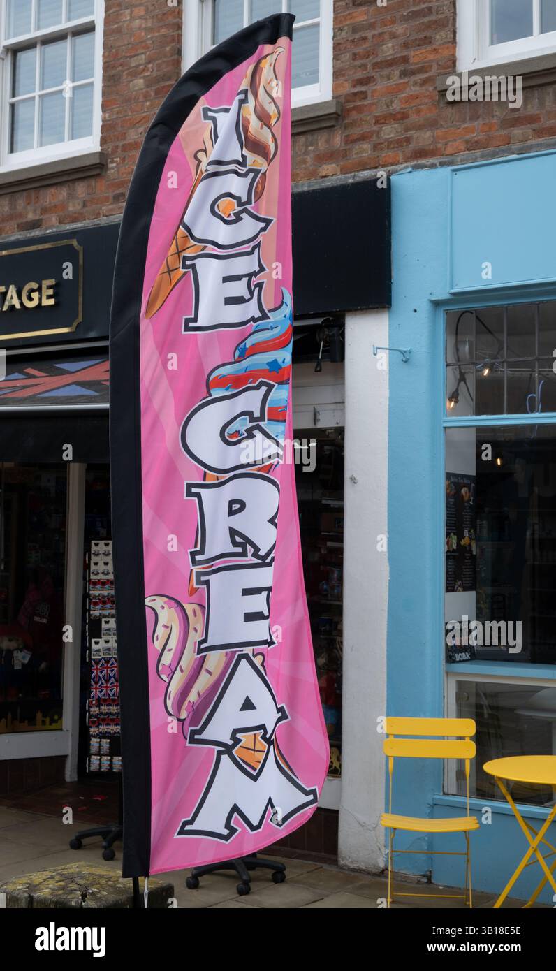 Ice Cream teardrop flag, Stratford-upon-Avon, Warwickshire, England, UK ...