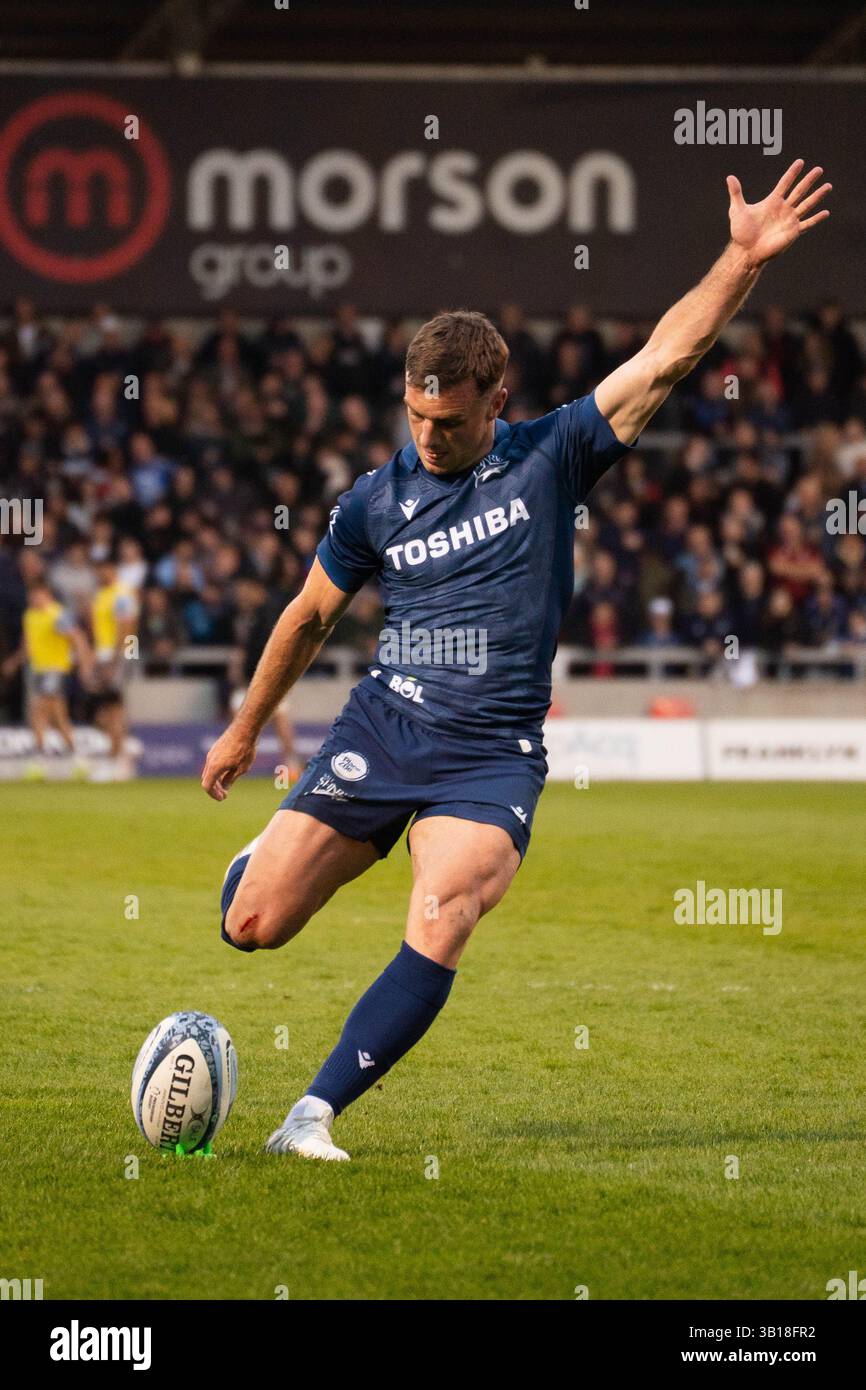 George Ford Kicks a conversion in the Sale Sharks vs Saracens ...