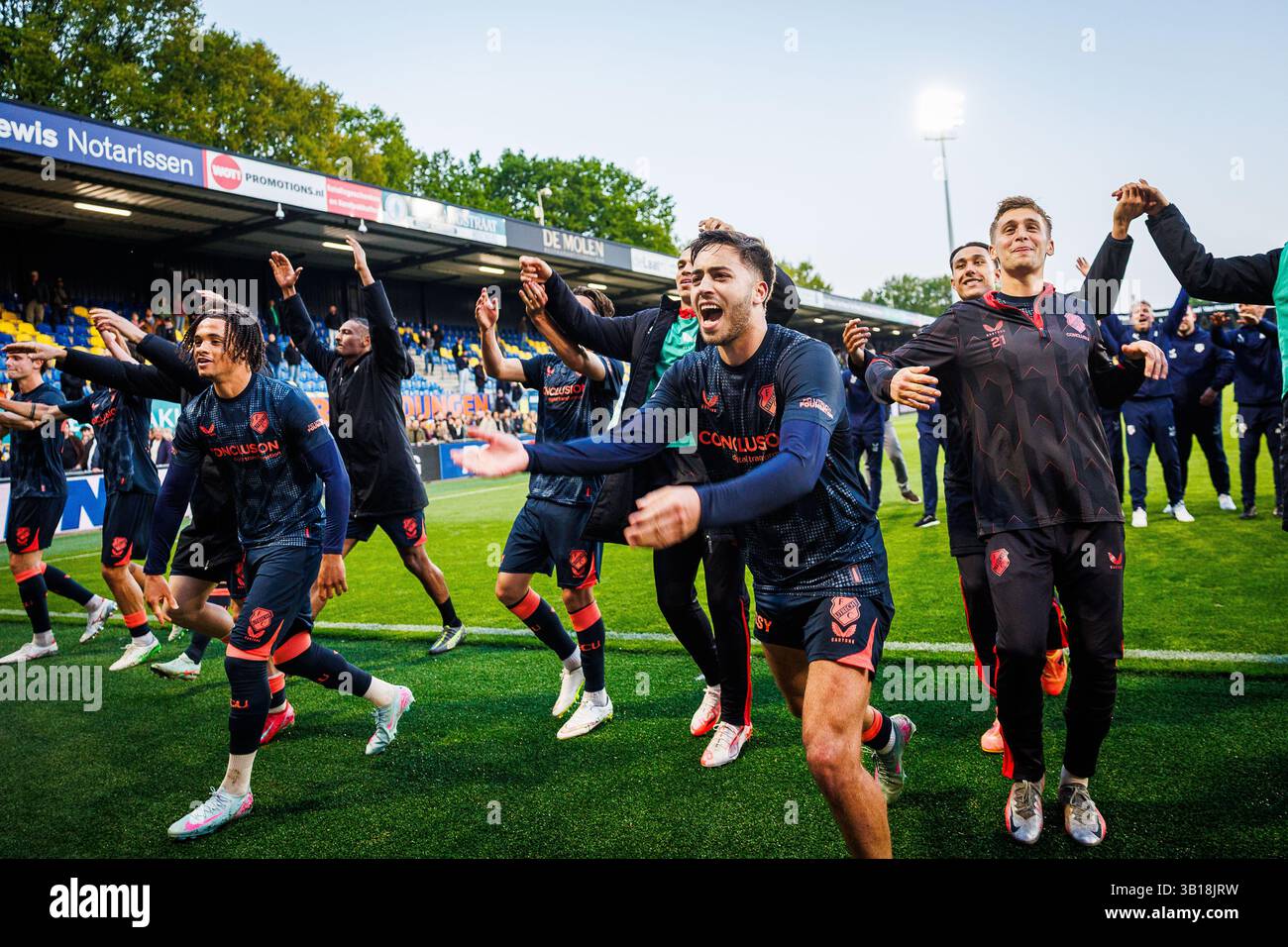 Waalwijk, Netherlands. 25th Apr, 2025. WAALWIJK, 25-04-2025, Mandemakers Stadion, Season 2024 ...