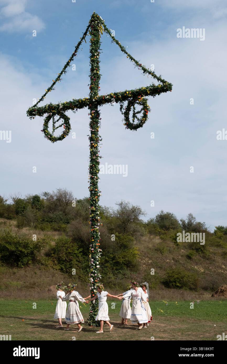 Scene Still, "Midsommar" (2019 Stock Photo - Alamy