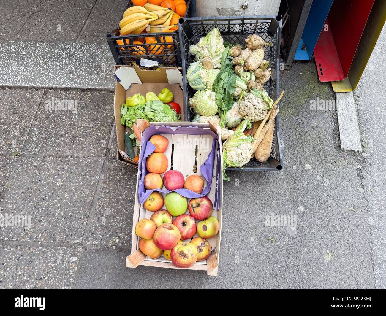 Pile of rotting kitchen fruits and vegetable scraps. Garbage waste for ...