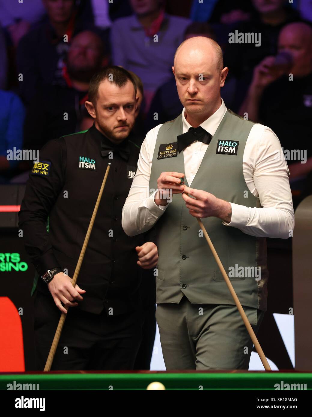 Chris Wakelin and Mark Allen during the 2025 Halo World Snooker ...