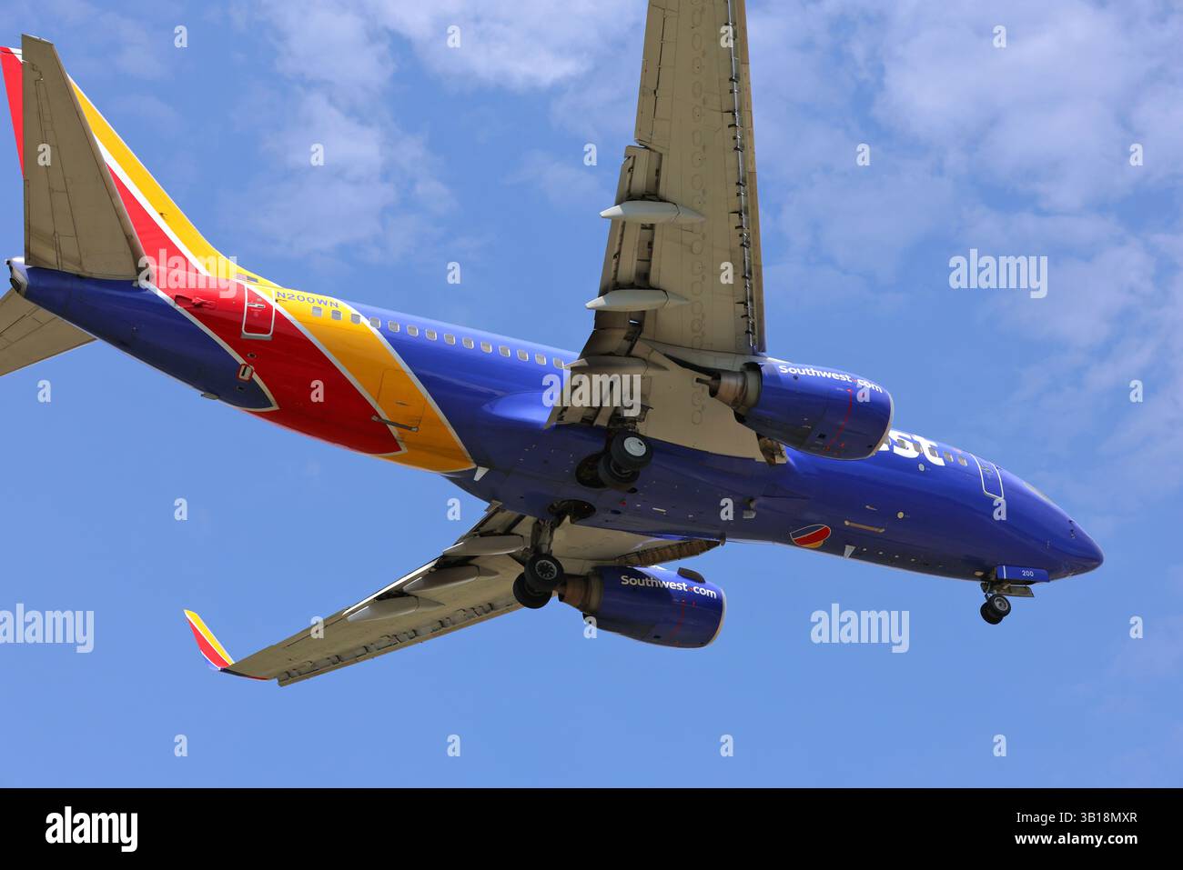 Southwest airlines on approach hi-res stock photography and images - Alamy