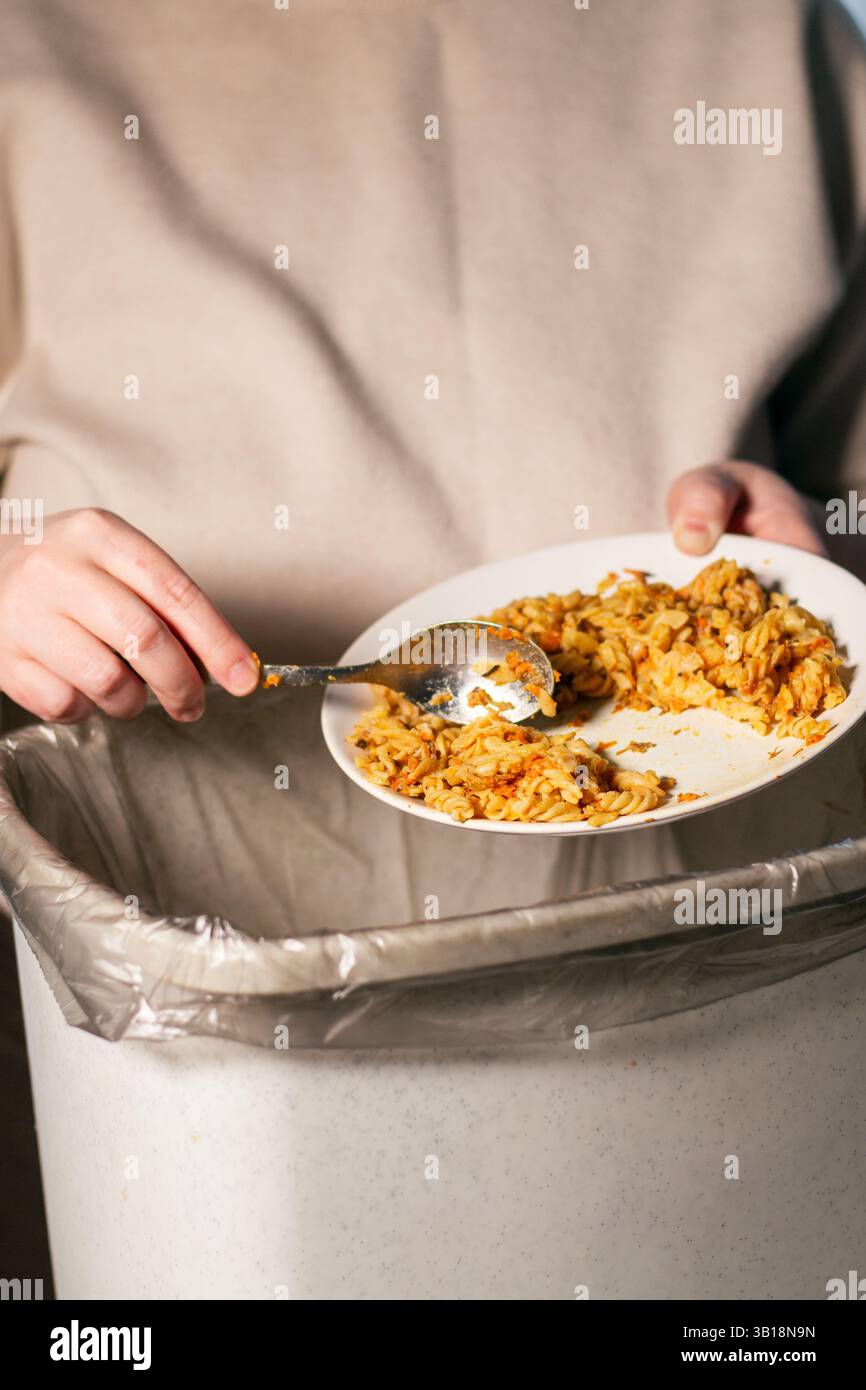 Leftover management hi-res stock photography and images - Alamy
