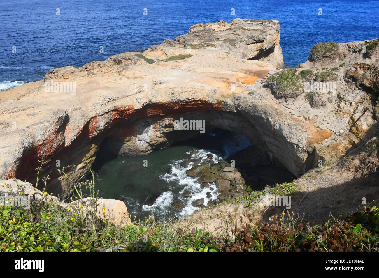 Devils punch bowl state park hi-res stock photography and images - Alamy