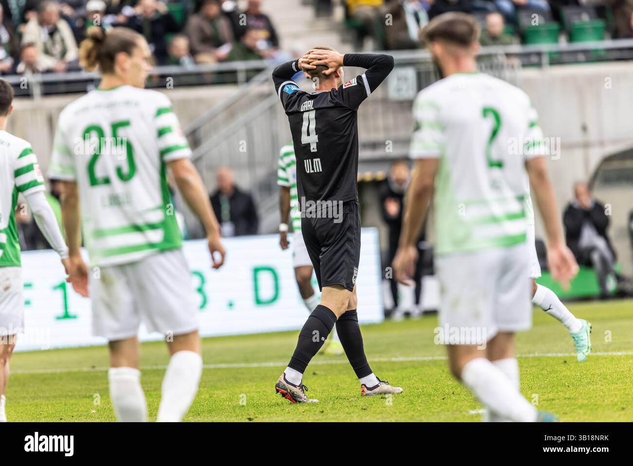 #4 Tom Gaal (SSV Ulm 1846 Fußball) vergebene Torchance Torschuss DFL ...
