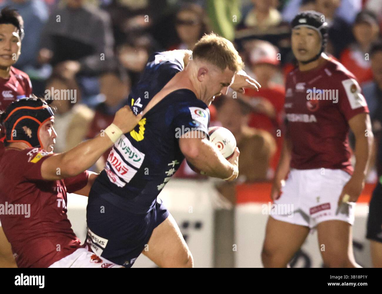 Tokyo, Japan. 11th Apr, 2025. Urayasu D-Rocks center Shane Gates ...