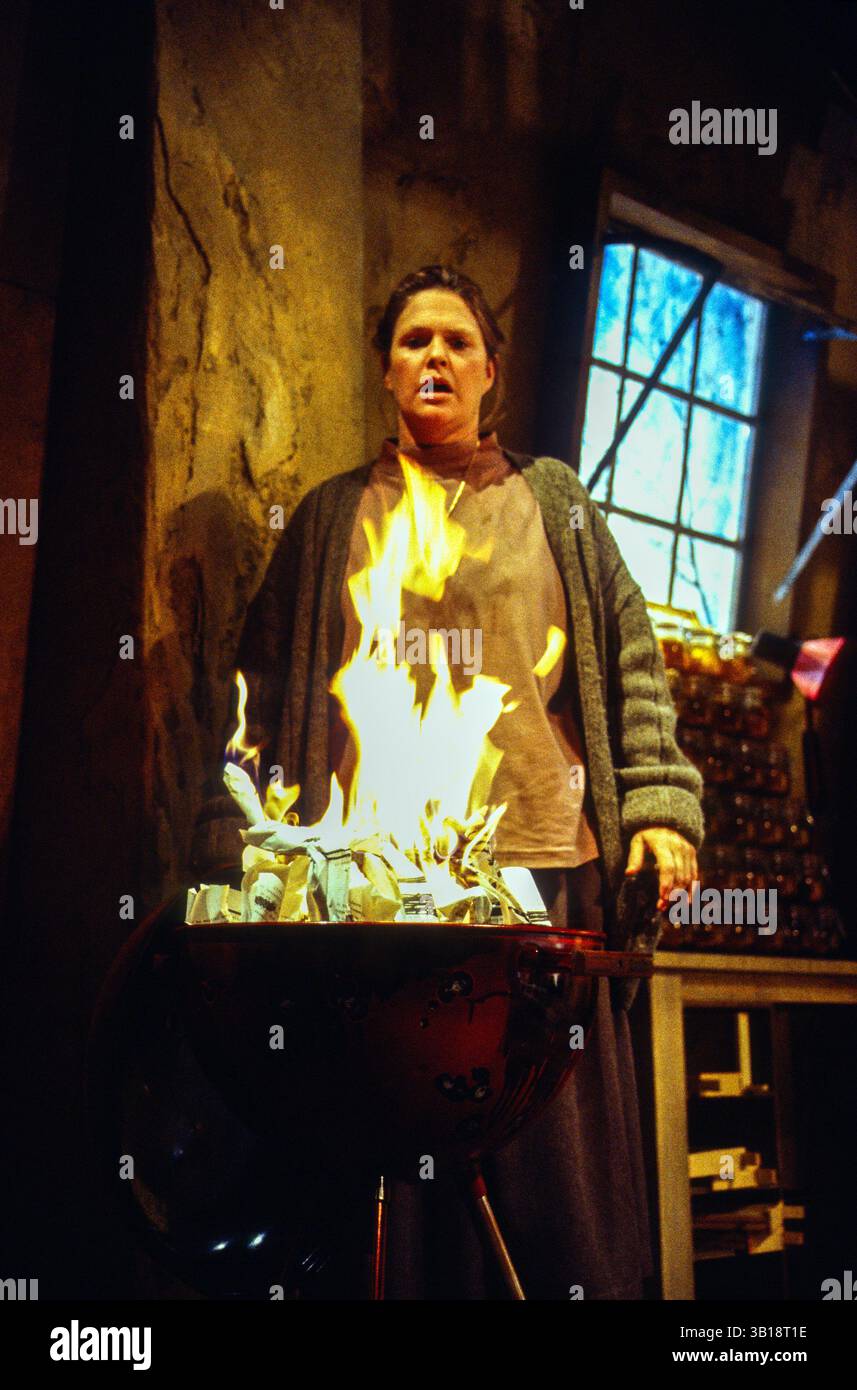 Sharon Gless (Annie Wilkes) in MISERY by Simon Moore at the Criterion ...