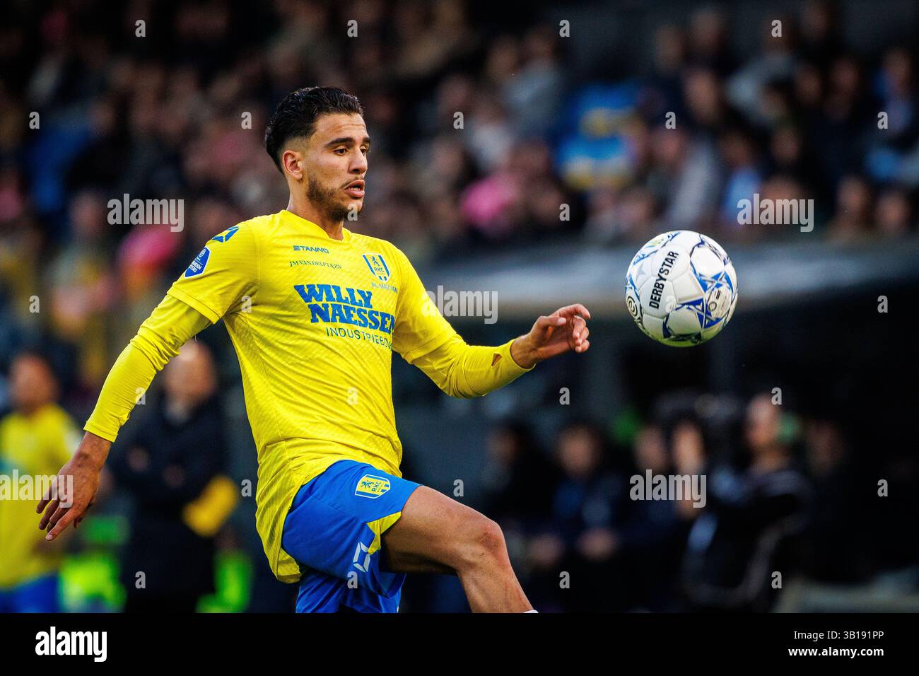 Waalwijk, Netherlands. 25th Apr, 2025. WAALWIJK, 25-04-2025, Mandemakers Stadion, Season 2024 ...