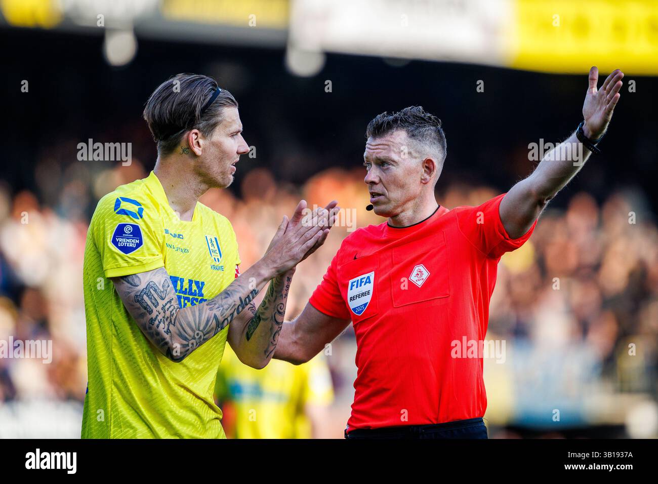 Waalwijk, Netherlands. 25th Apr, 2025. WAALWIJK, 25-04-2025, Mandemakers Stadion, Season 2024 ...