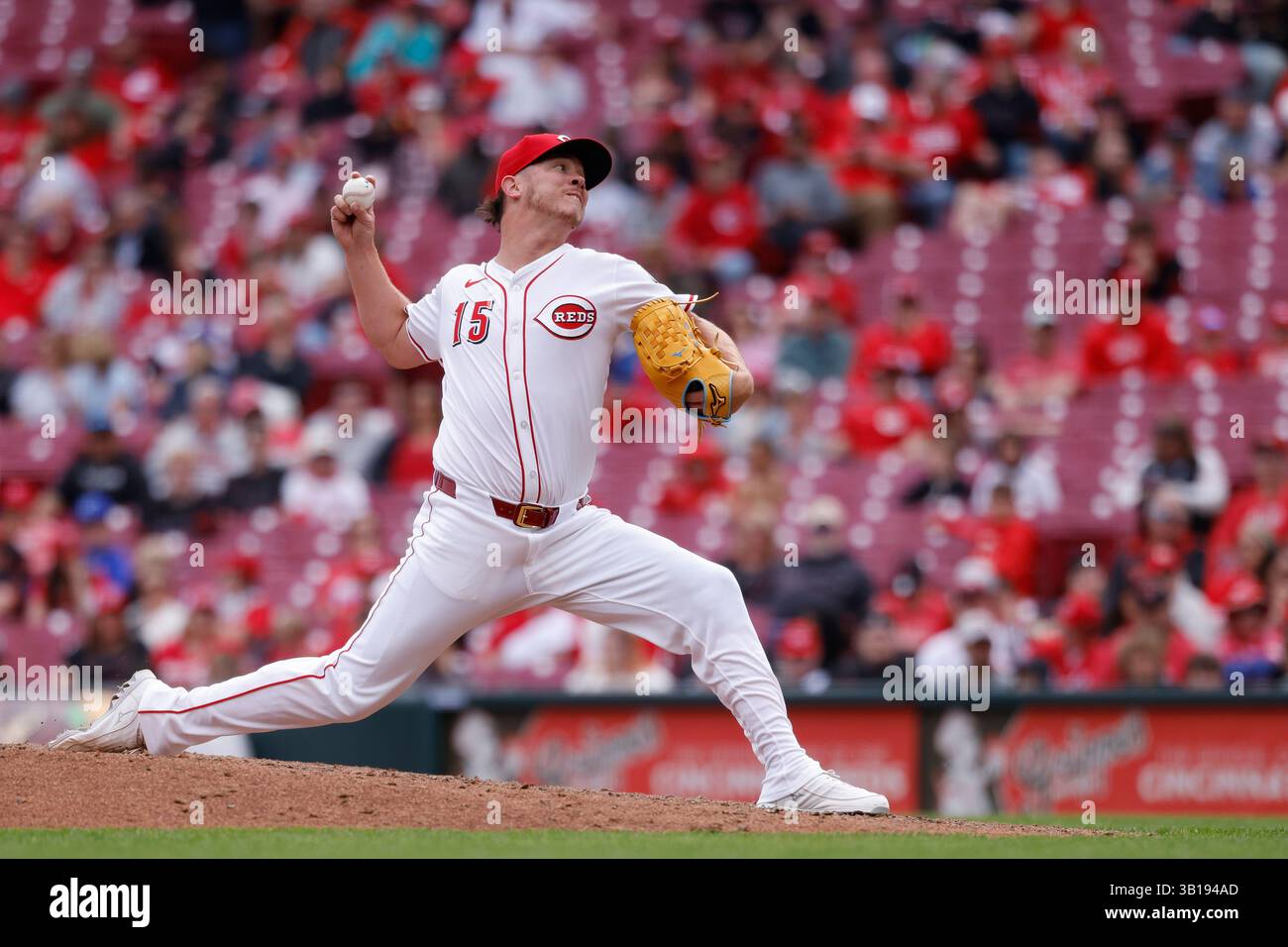 CINCINNATI, OH - APRIL 17: Cincinnati Reds pitcher Emilio Pagán (15 ...