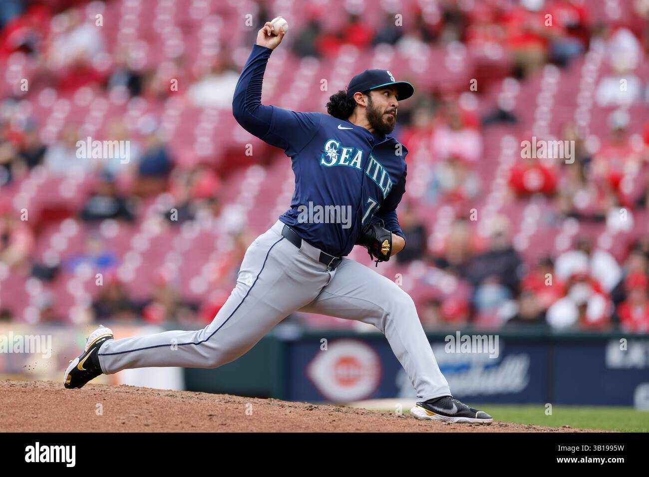 CINCINNATI, OH - APRIL 17: Seattle Mariners pitcher Andrés Muñoz (75 ...