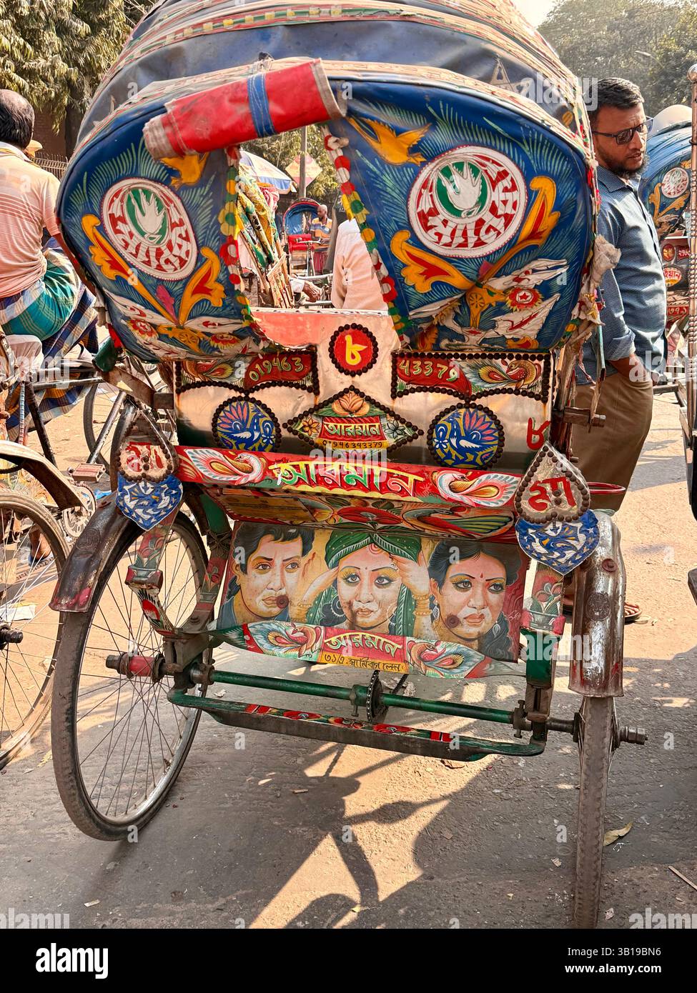 Rickshaw art bangladesh hi-res stock photography and images - Alamy