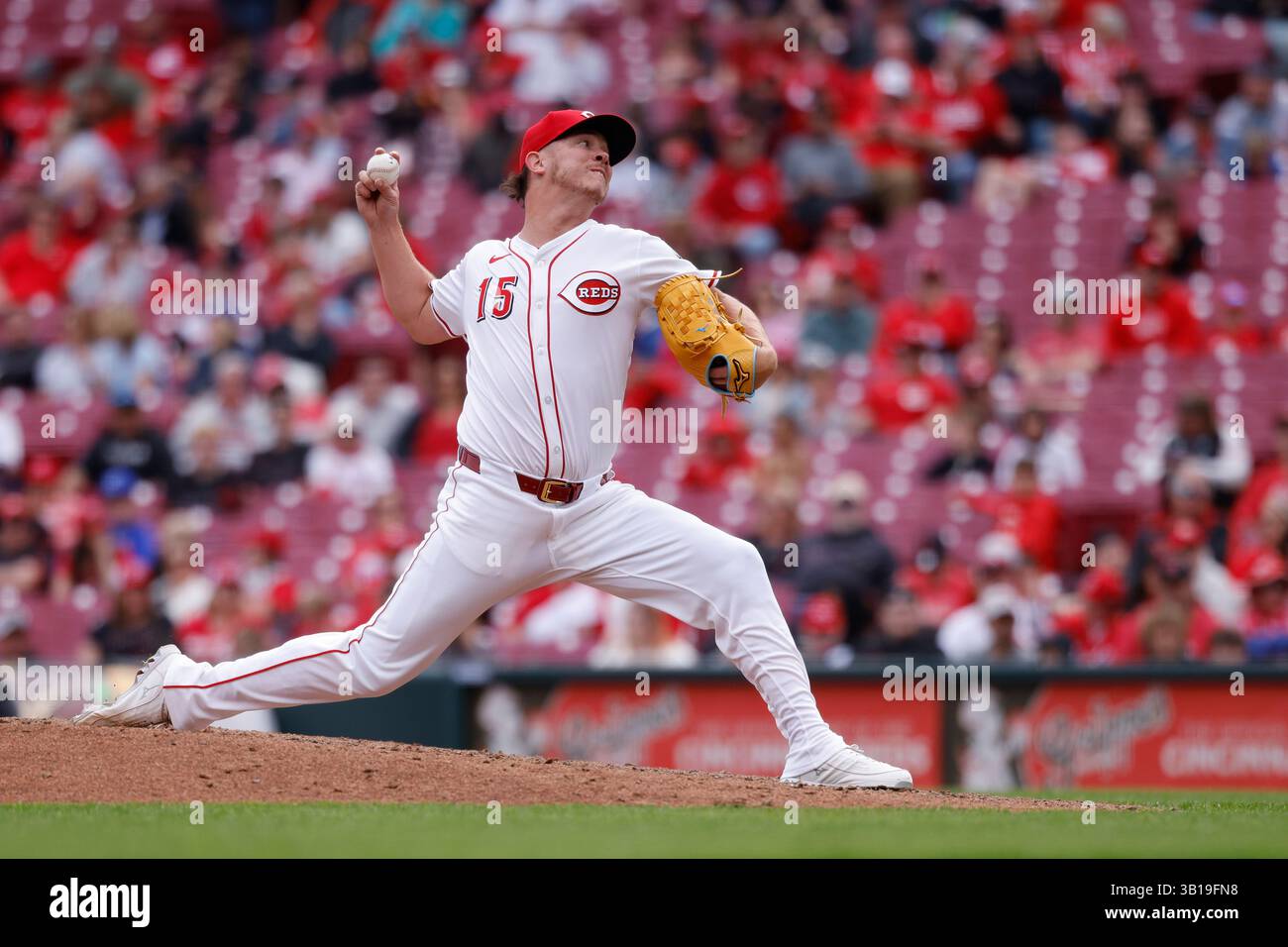 CINCINNATI, OH - APRIL 17: Cincinnati Reds pitcher Emilio Pagán (15 ...