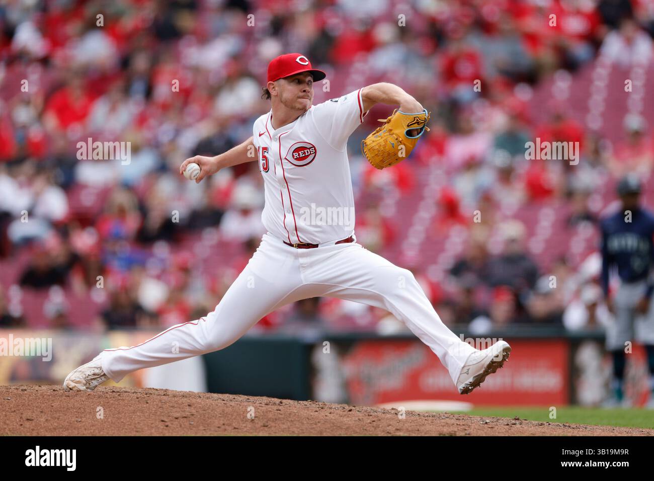 CINCINNATI, OH - APRIL 17: Cincinnati Reds pitcher Emilio Pagán (15 ...