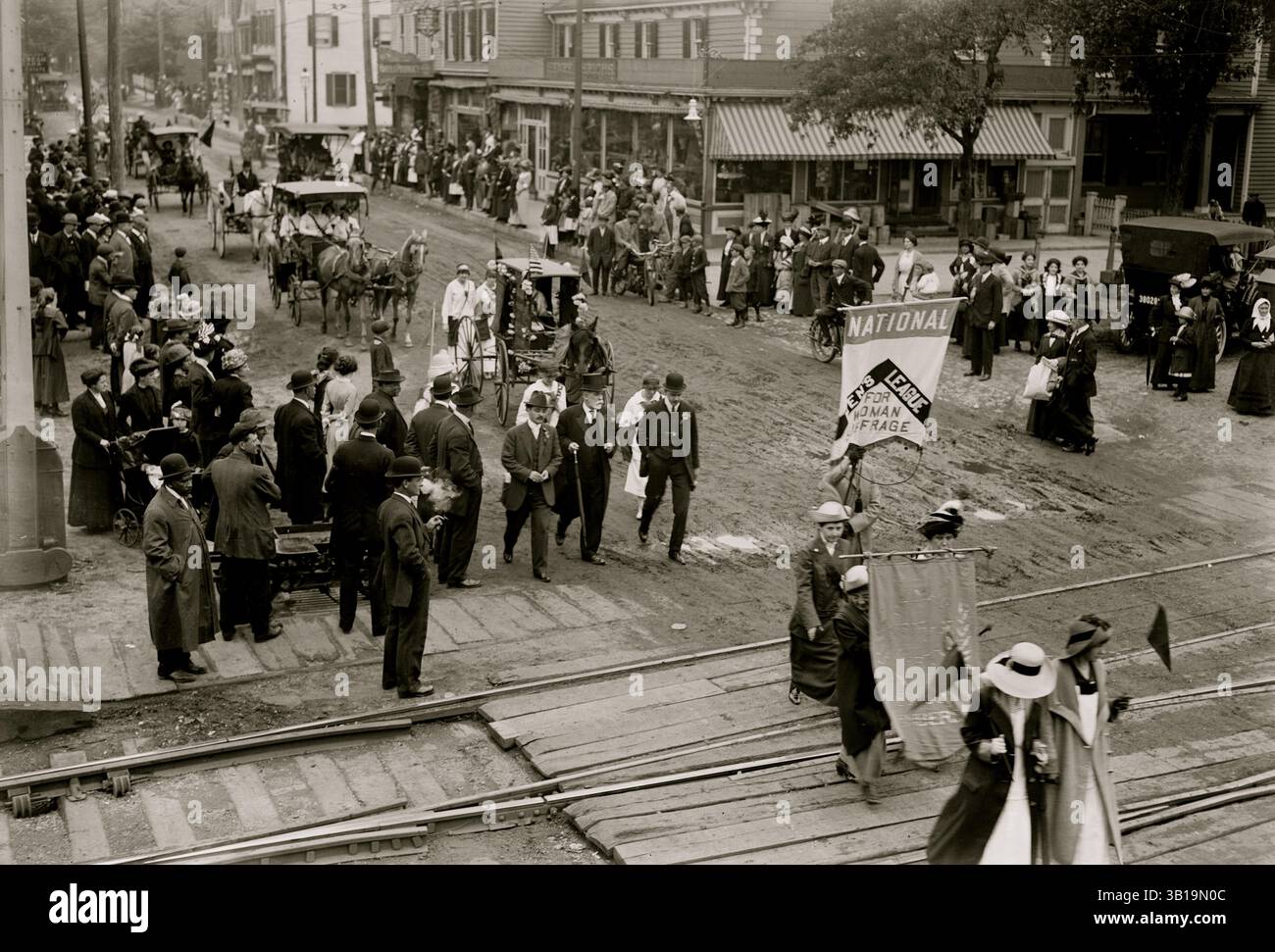 1913 suffrage parade in hi-res stock photography and images - Alamy