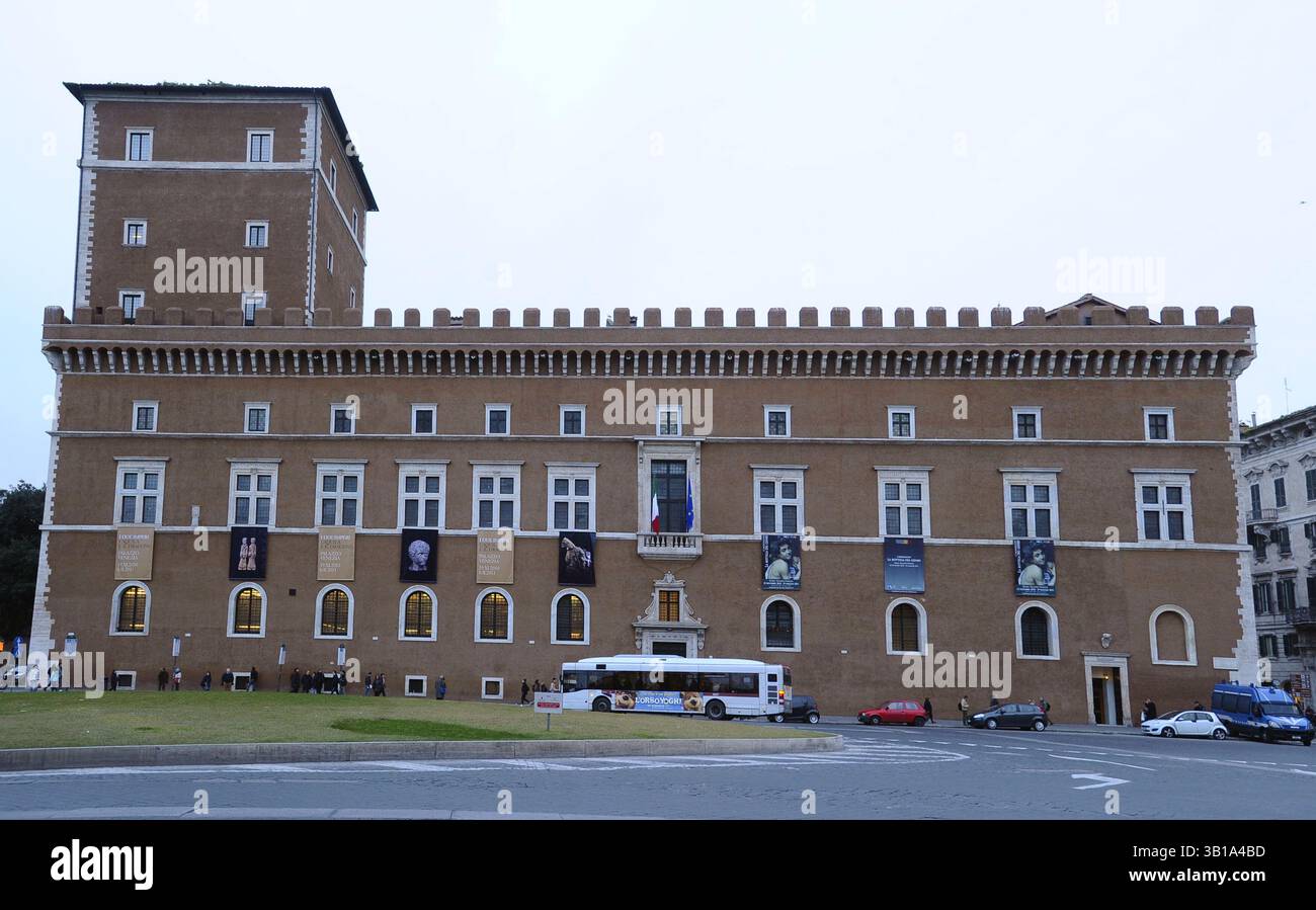 Feb. 1, 2011 - Roma, Italia - Rome, The balcony of Palazzo Venezia ...