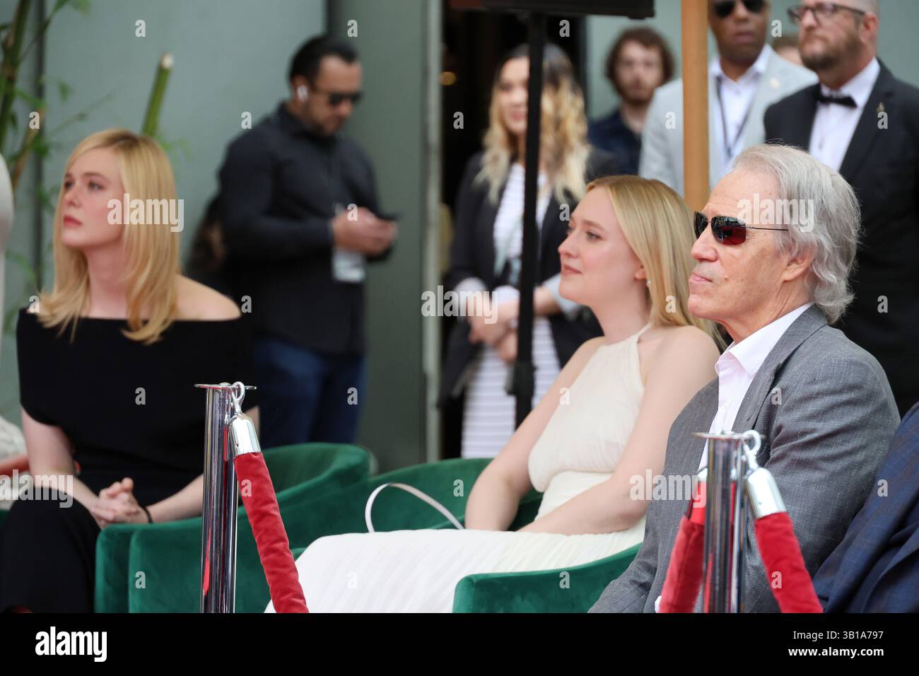 April 25 2025 Los Angeles California Usa Elle Fanning Dakota