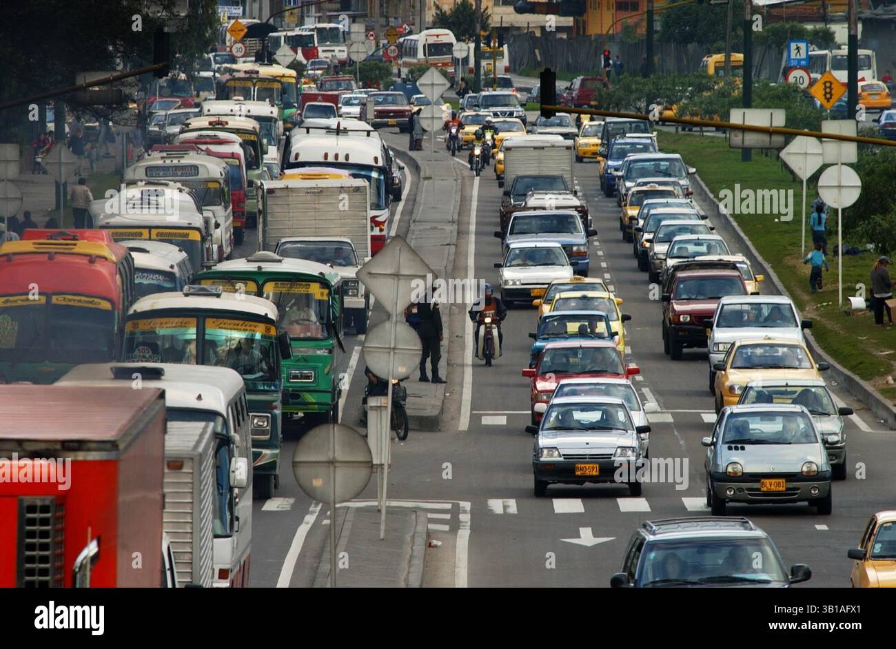 Tráfico intenso hi-res stock photography and images - Alamy