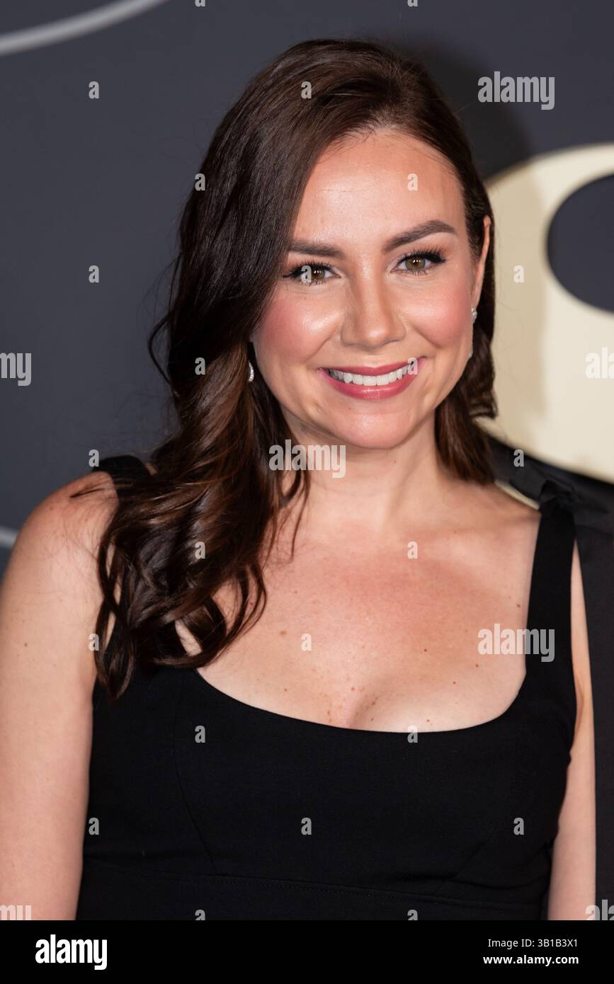 Tracey Wigfield attends Netflix's "The Four Seasons" premiere at ...