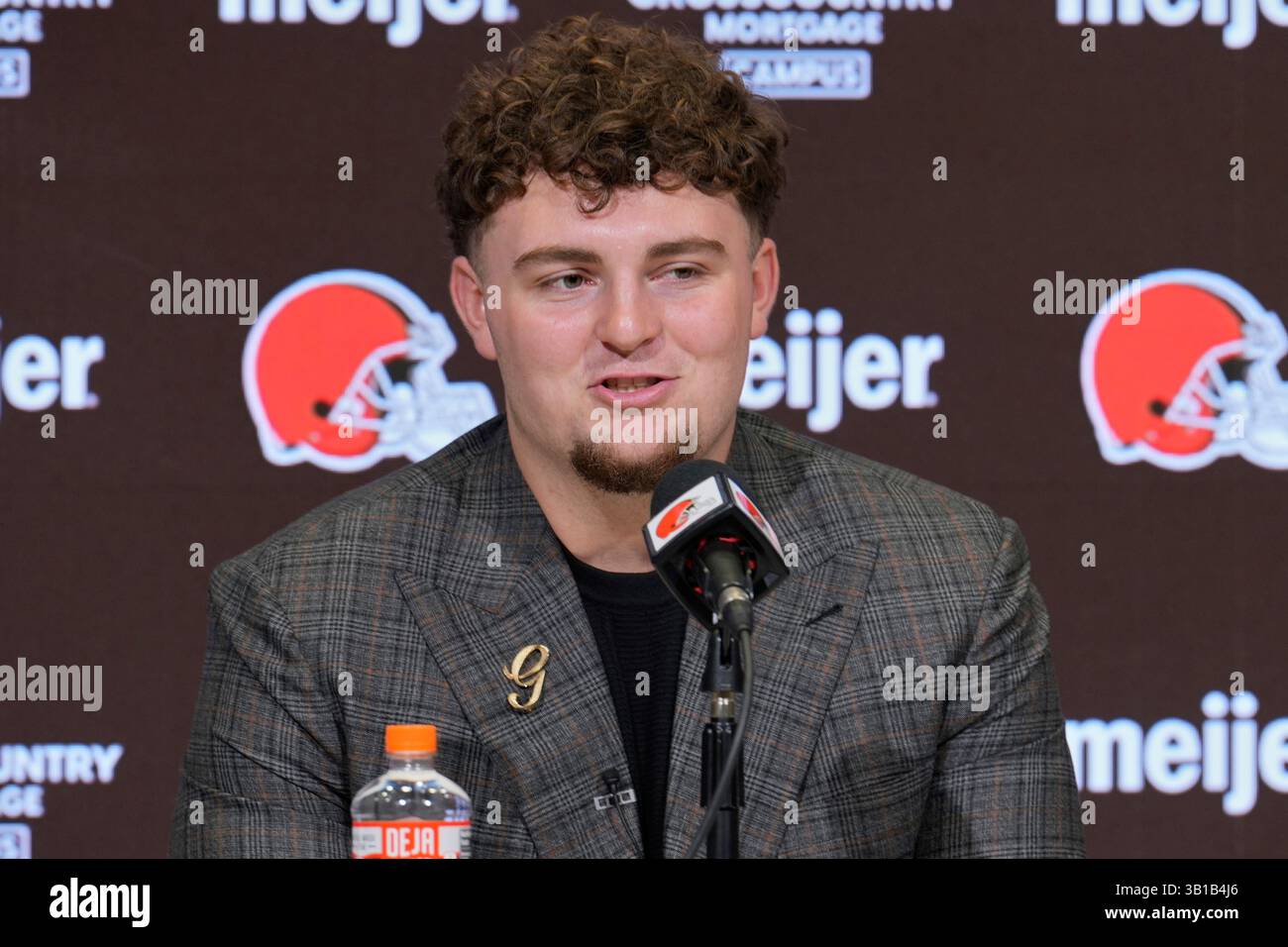 Cleveland Browns first round draft pick, fifth overall, defensive ...