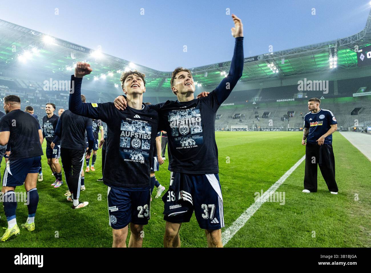 MSV Duisburg bejubelt Aufstieg., Jan-Simon Symalla (MSV Duisburg, 23 ...