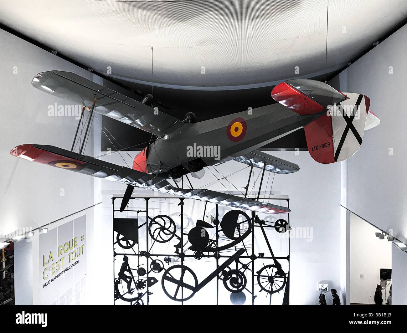 Surreal kinetic sculptural exhibits of repurposed metal & organic ...