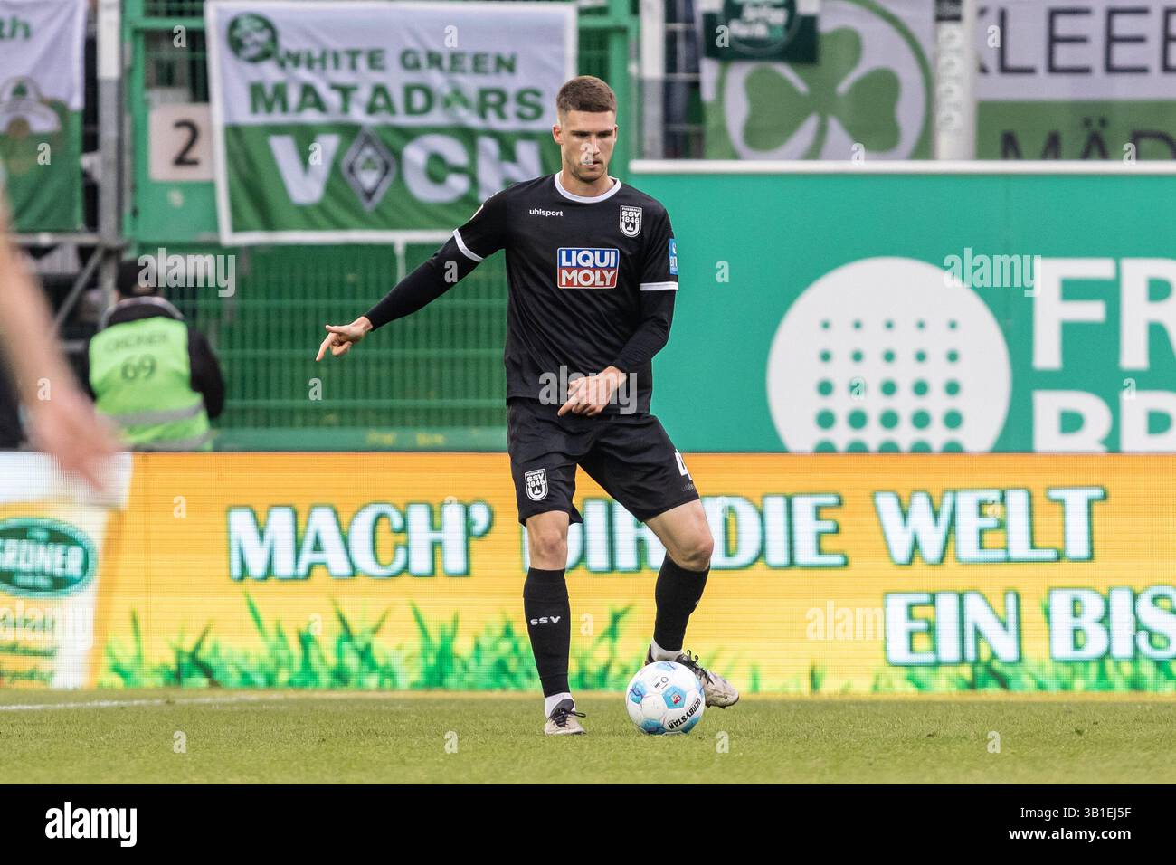 #4 Tom Gaal (SSV Ulm 1846 Fußball) DFL regulations prohibit any use of ...