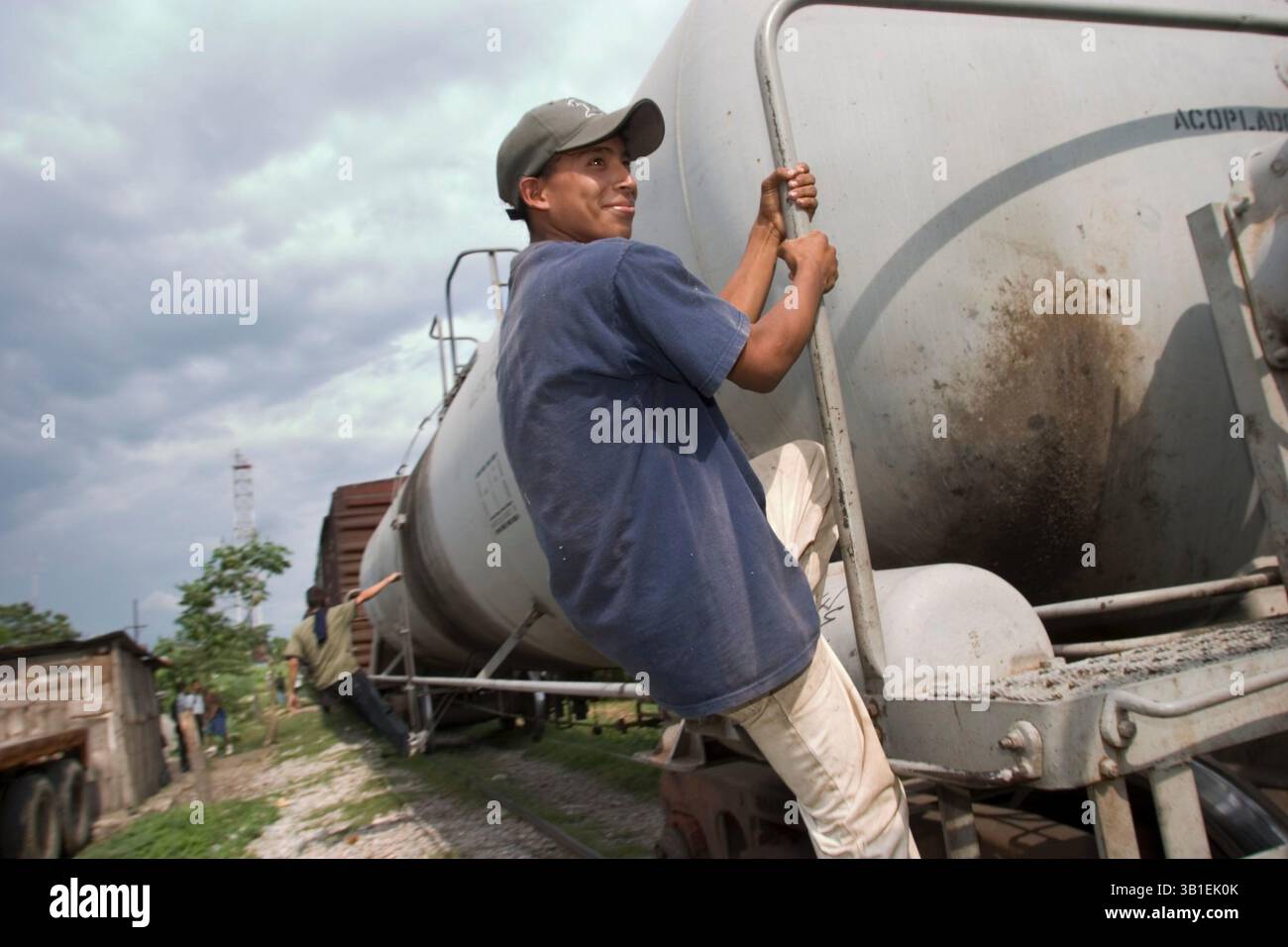 Jul 26, 2004 - Ciudad Hidalgo, Chiapas, Mexico - A teenager from ...