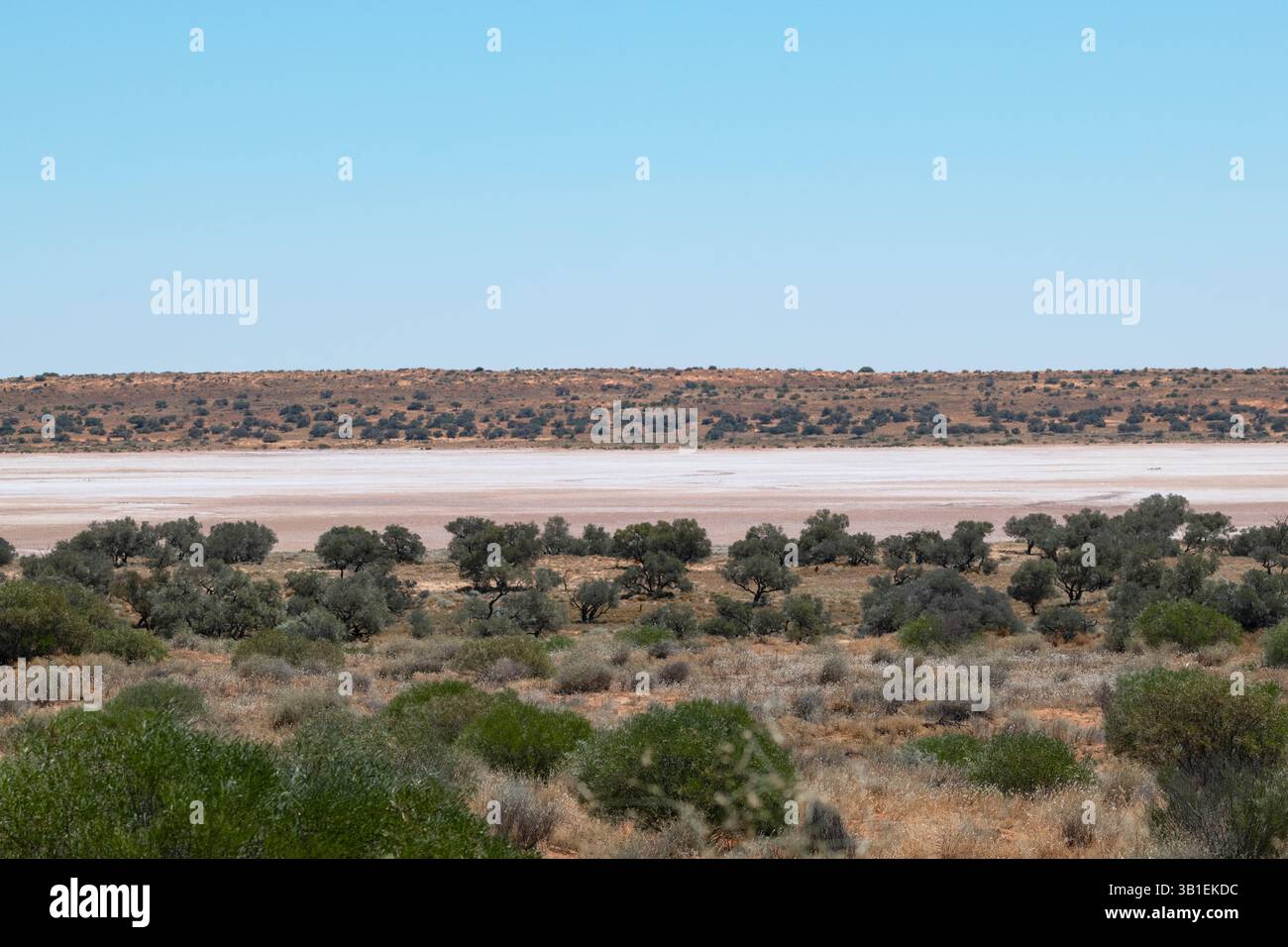Salt pan in the Simpson Desert, Australian Outback, Queensland, QLD ...