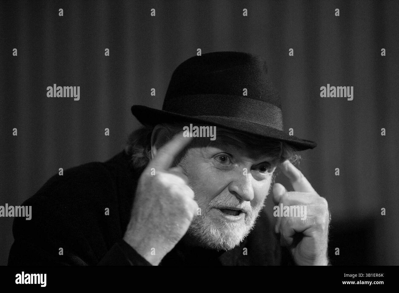 Actor y escritor hi-res stock photography and images - Alamy