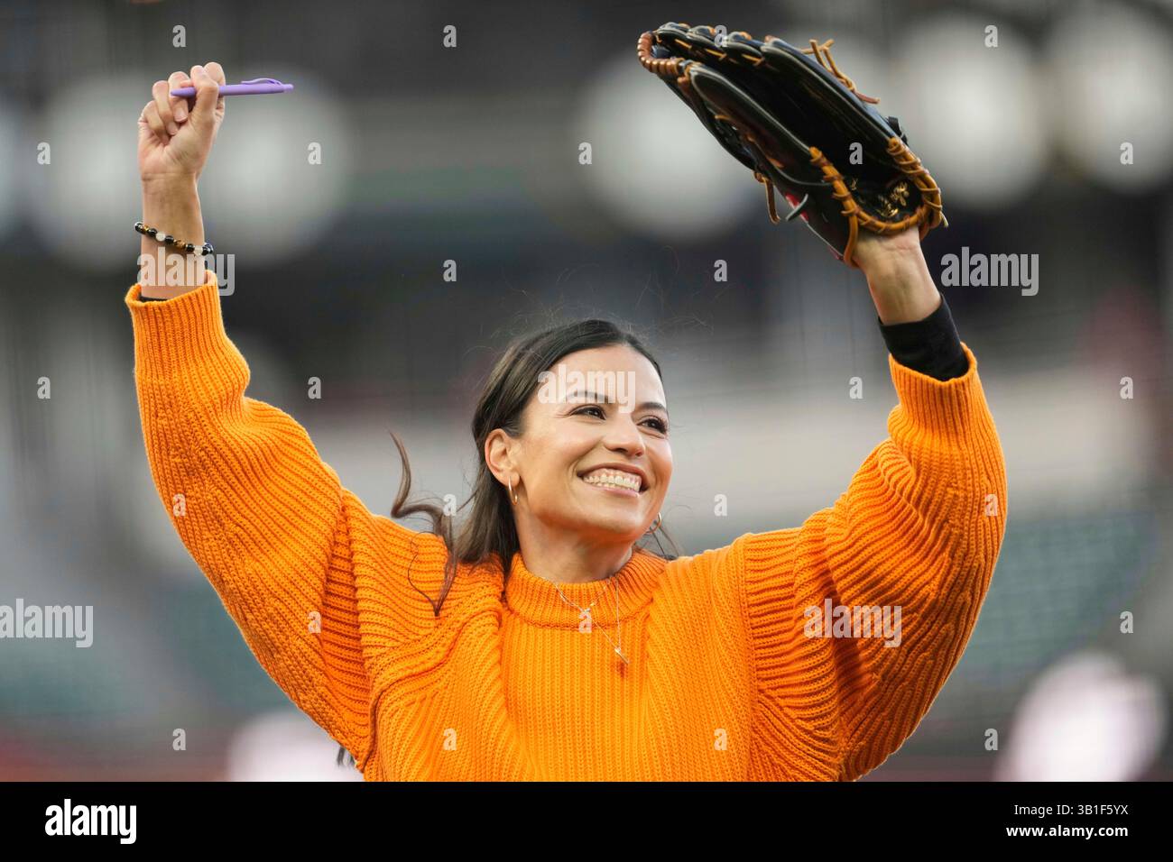Alexis Pence, reacts after her husband, former San Francisco Giants ...