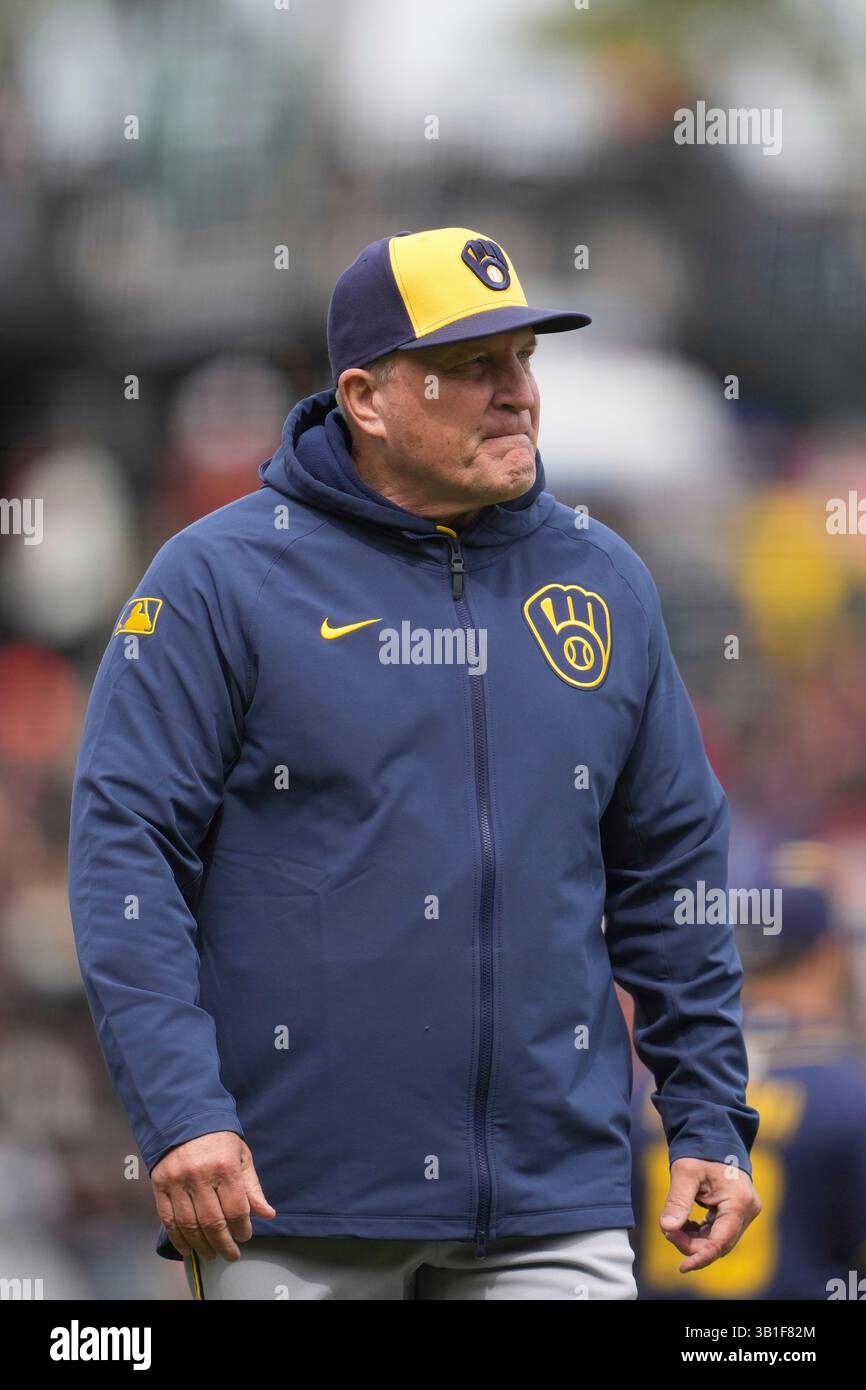 Milwaukee Brewers manager Pat Murphy during a baseball game against the ...