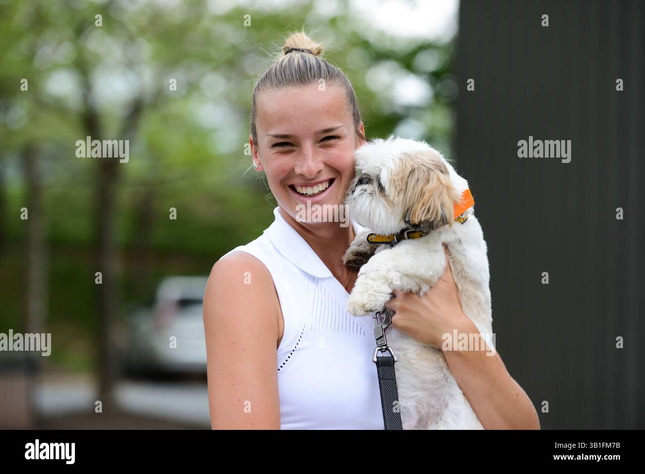 Charlottesville, Virginia, USA. 25th Apr, 2025. At the Boar's Head ...