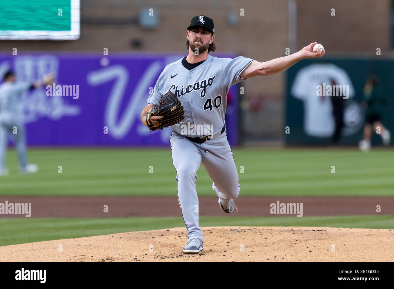 Chicago White Sox pitcher Tyler Gilbert throws to the Athletics during ...