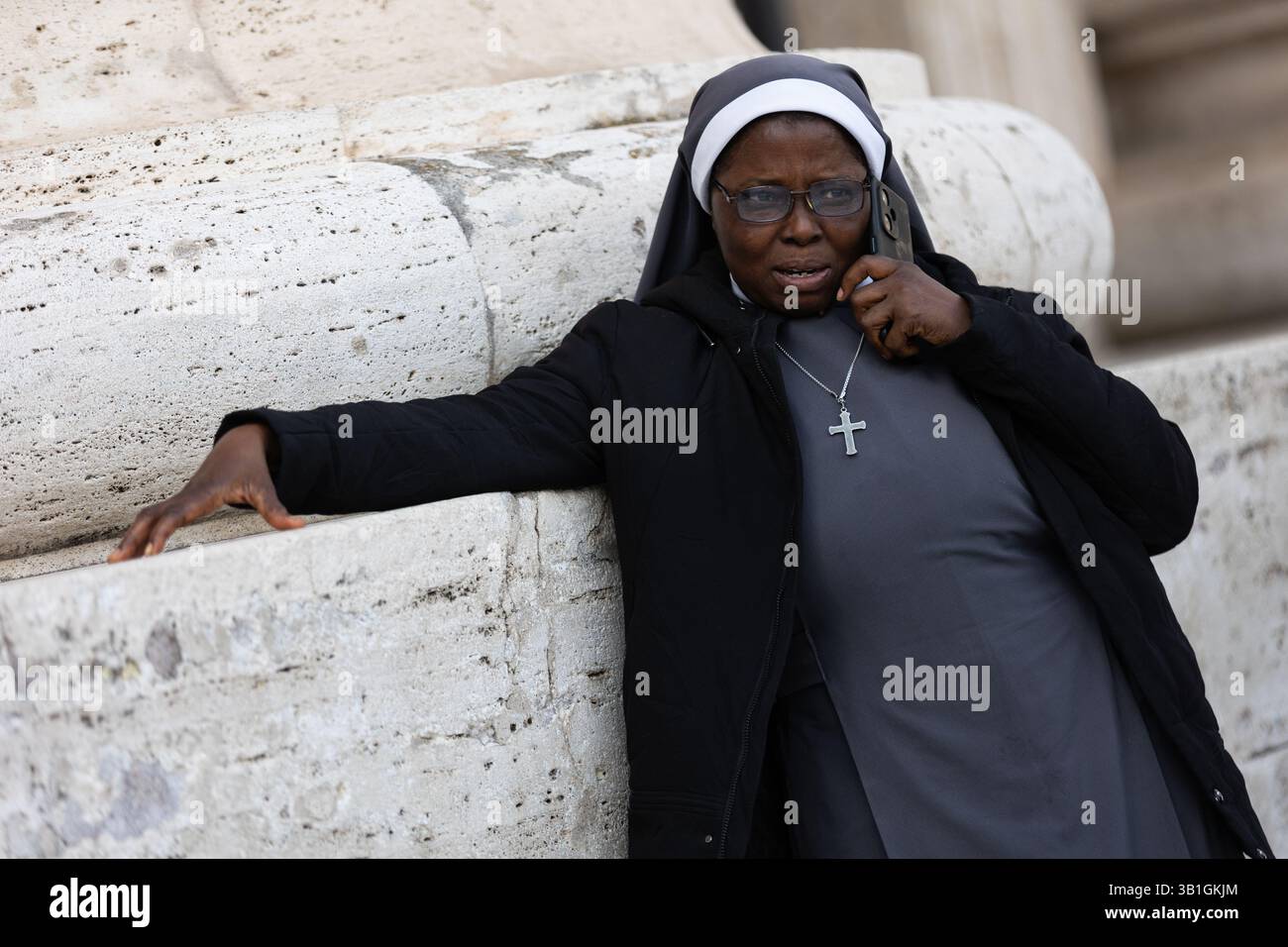 Vatican City, Vatican. 25th Apr, 2025. A Catholic nun seen in Rome on ...