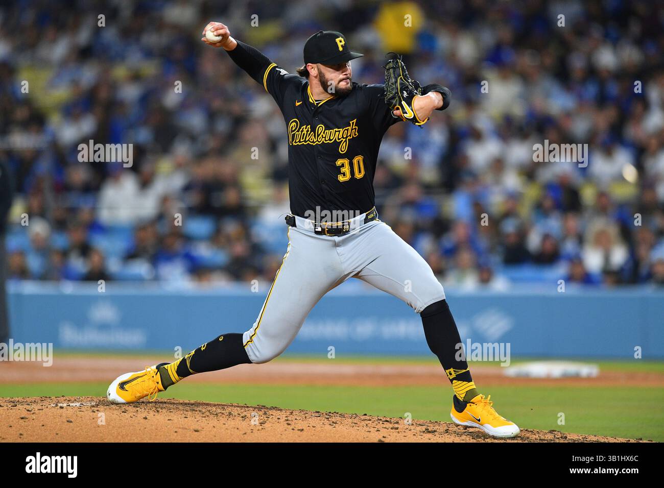 LOS ANGELES, CA - APRIL 25: Pittsburgh Pirates pitcher Paul Skenes (30 ...
